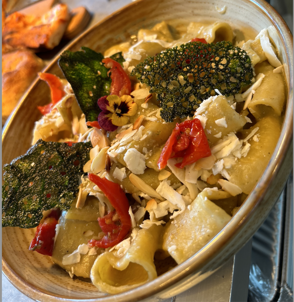 PACCHERI PESTO DI PISTACCHIO E BUFALA - Mani d'oro